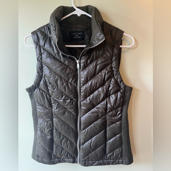 Love Tree | Jackets & Coats | Love Tree Puffer Vest Size Small Army ...